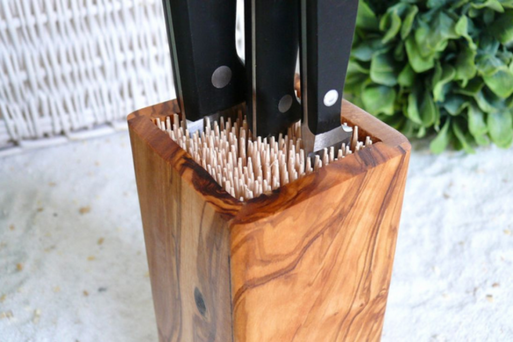 Messerblock DESIGN aus Olivenholz - Olivenöl kaufen - Beste Qualität!